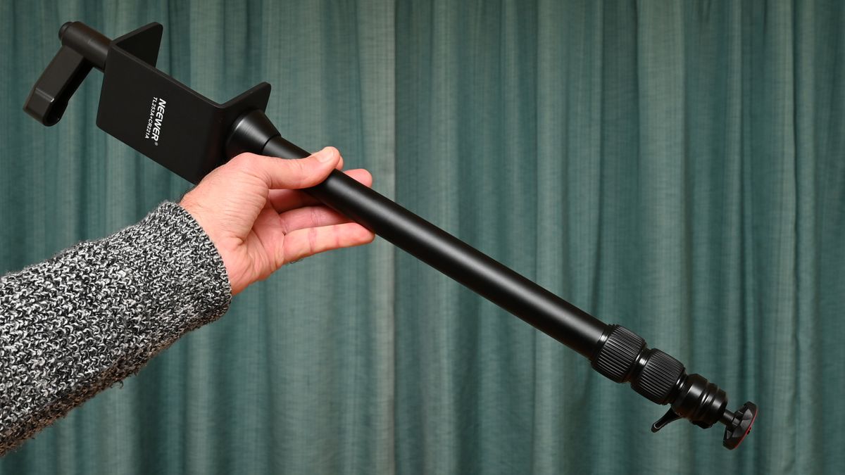 Neewer Table Top Stand review: a really solid desk mounting stand with ...