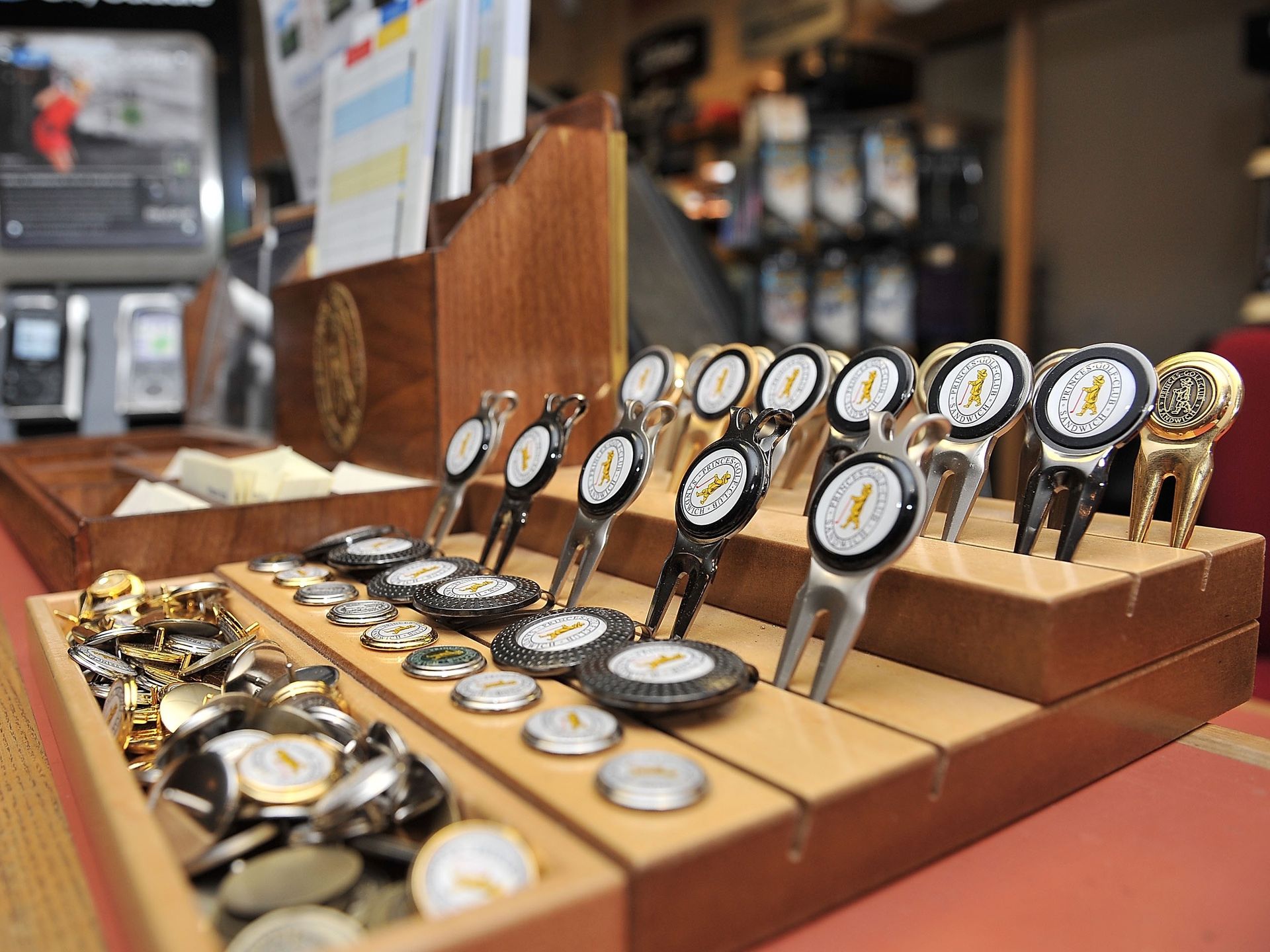 Do's and don’ts of the golf day prize table | Golf Monthly