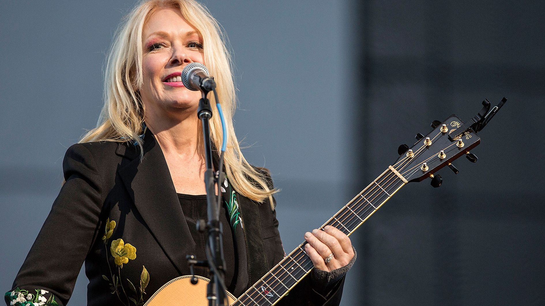 Nancy Wilson shares extended version of her Eddie Van Halen acoustic ...