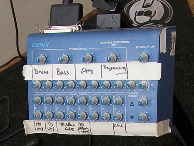 Travis Barker's drum setup: Blink-182/solo drummer's kit in pictures ...