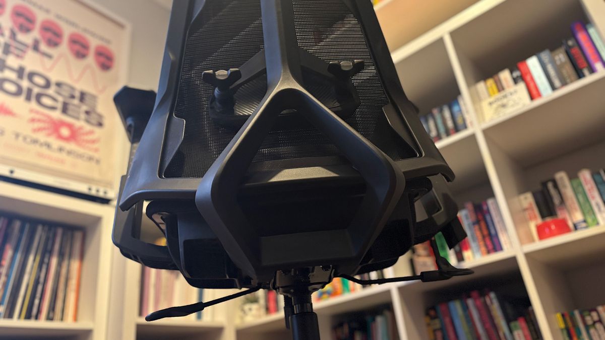 Asus ROG Destrier Core mesh gaming chair review | PC Gamer