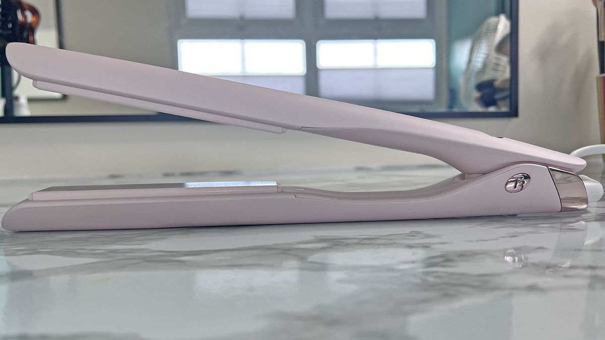 T3 SinglePass Smooth X straightener review | TechRadar