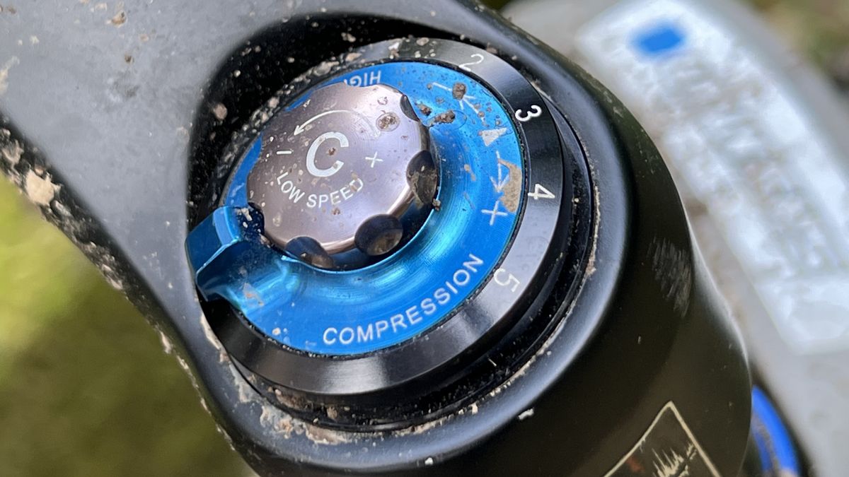 SR Suntour Durolux 36 RC2 Boost EQ fork review – feature-packed fork at ...