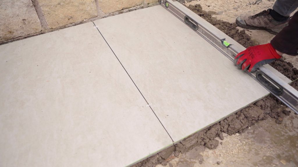 How to lay porcelain tiles outside: update your plot with this step-by ...