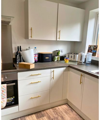 Wrapping kitchen counters vs painting | Real Homes