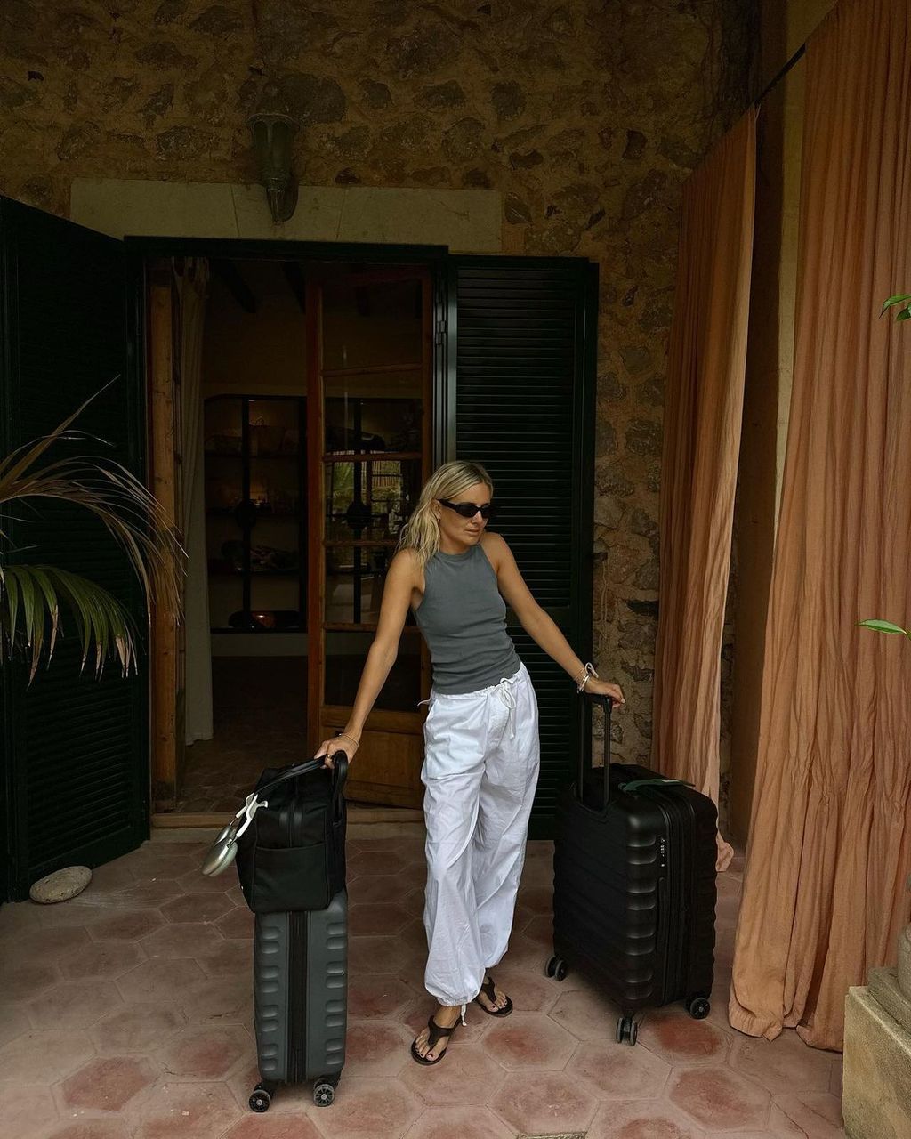 The Best Leather Flip-Flops to Elevate Your Summer Outfits, According ...