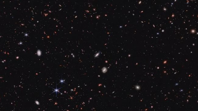 Early galaxies weren't mystifyingly massive after all, James Webb Space Telescope finds | Live ...