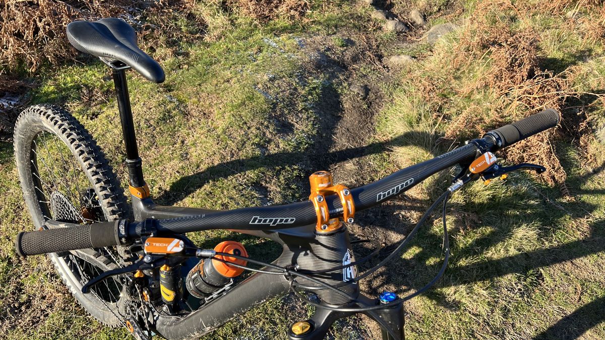 Hope HB.916 Enduro review – a trail-soothing high-pivot enduro racer ...