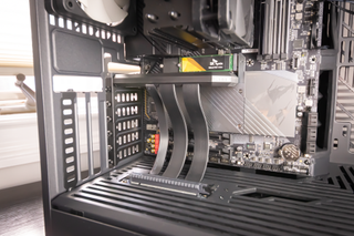 Hyte Y60 Review: Windowed and Warm | Tom's Hardware