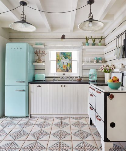 Retro kitchen ideas: embrace a nostalgic, characterful look | Homes and ...