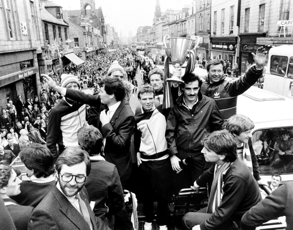 Alex Ferguson's whole remarkable career: from East Stirlingshire to ...