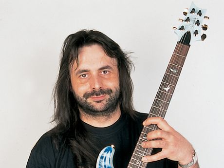 What strings do you use, Phil Hilborne? | MusicRadar