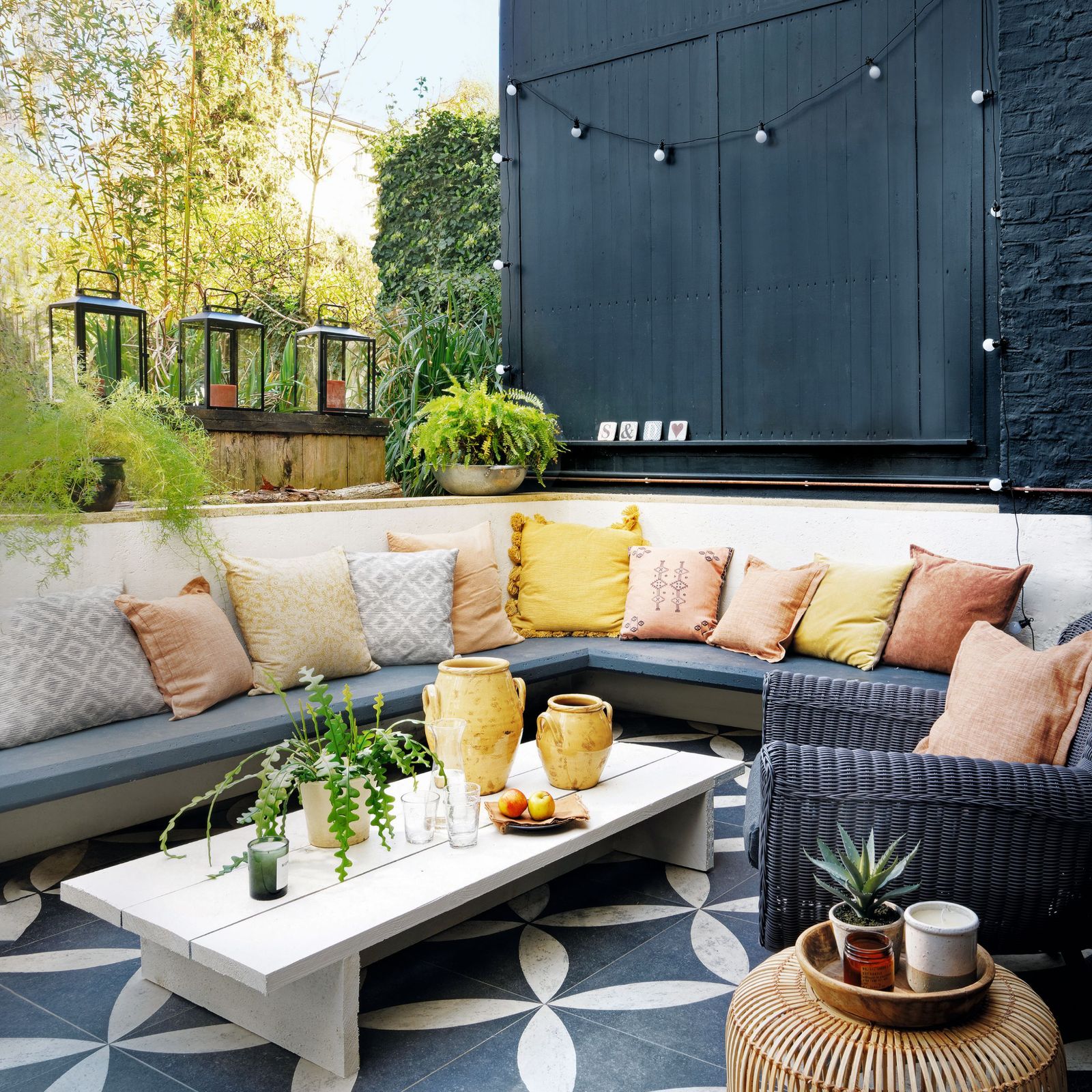 Can neighbours complain about outside lights? | Ideal Home