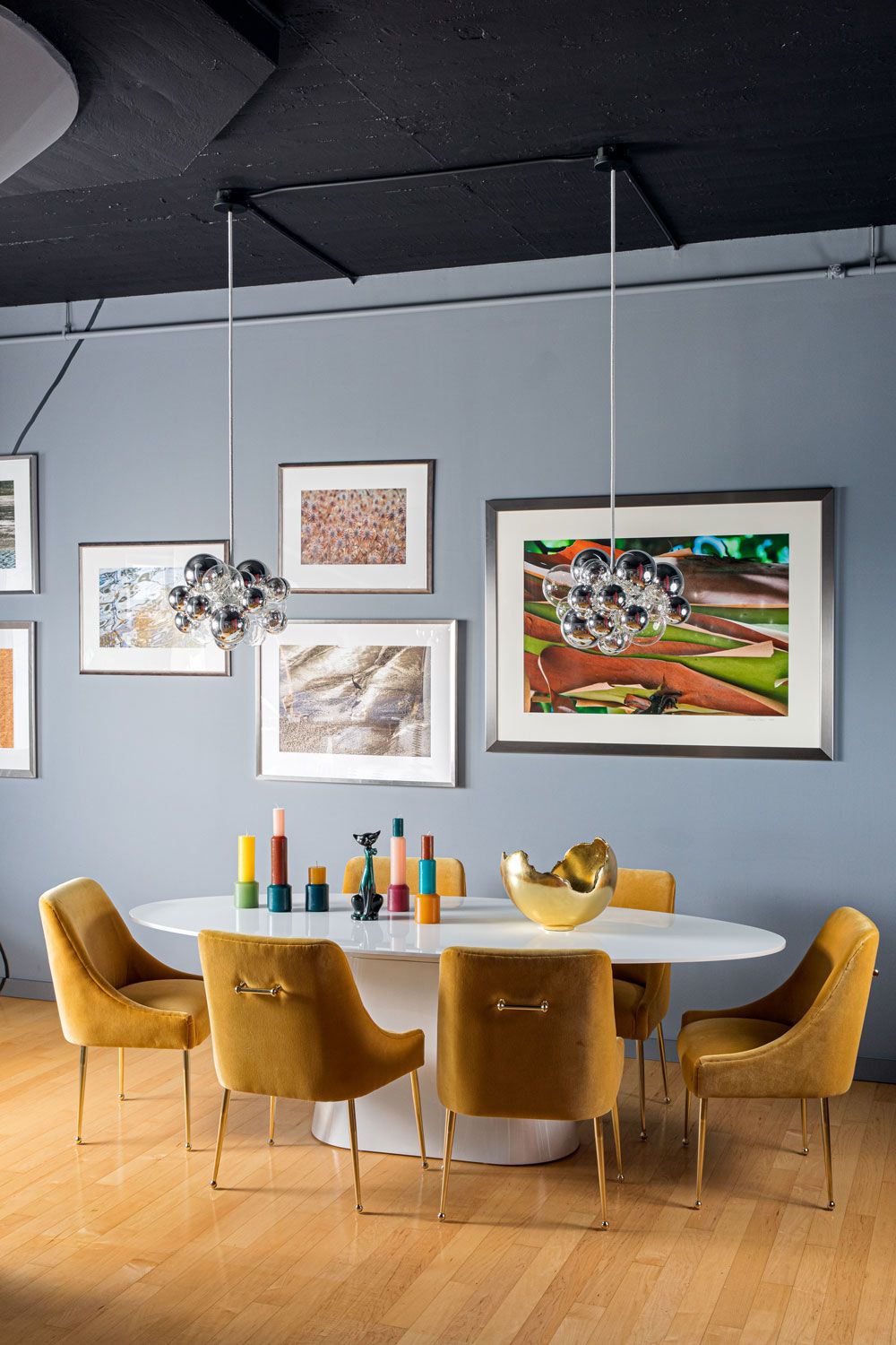 Explore An Art Deco Loft In Boston – It's A Lesson In Open Plan Living
