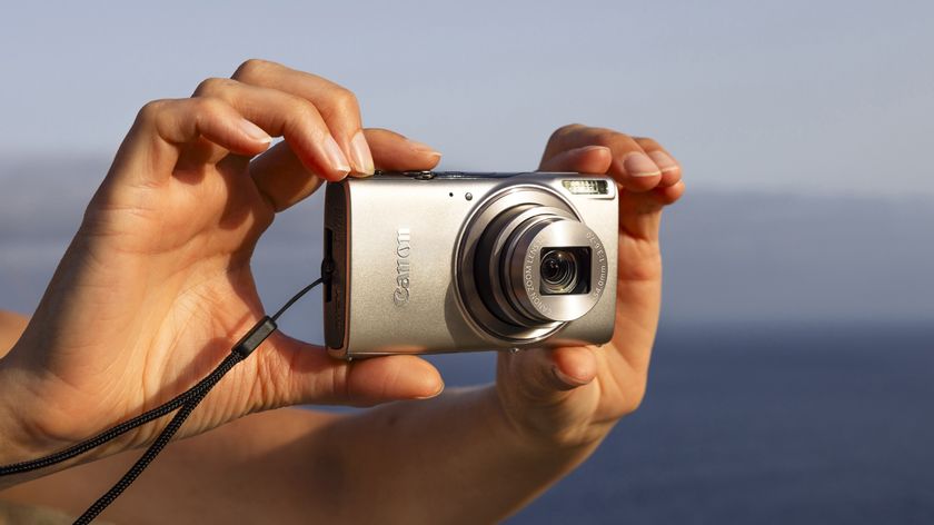 Canon goes retro! Analog concept camera with optical finder and manual ...