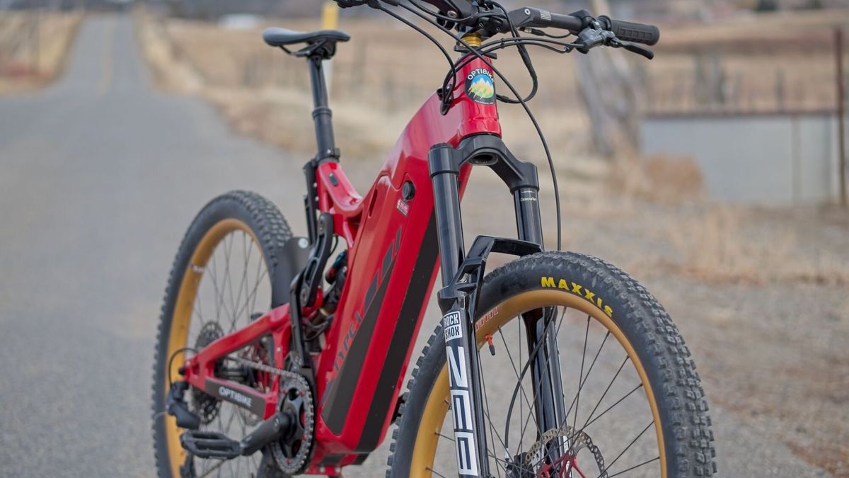 This new e-MTB makes steep climbs a breeze, and boasts a maximum range ...