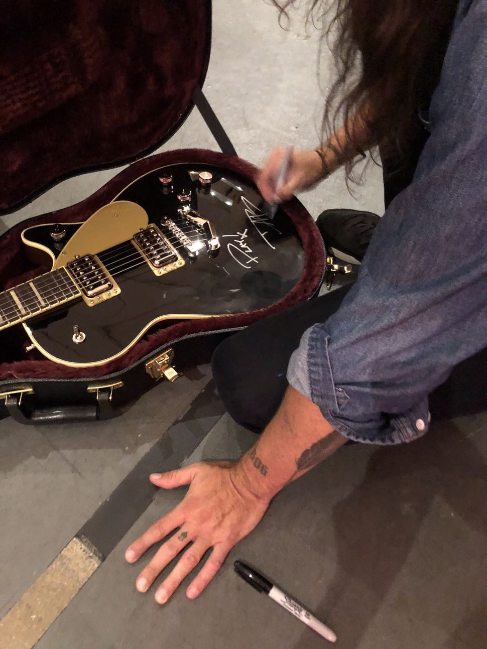Dave Grohl to Auction Guitars and Other Gear on Reverb.com | Guitar World