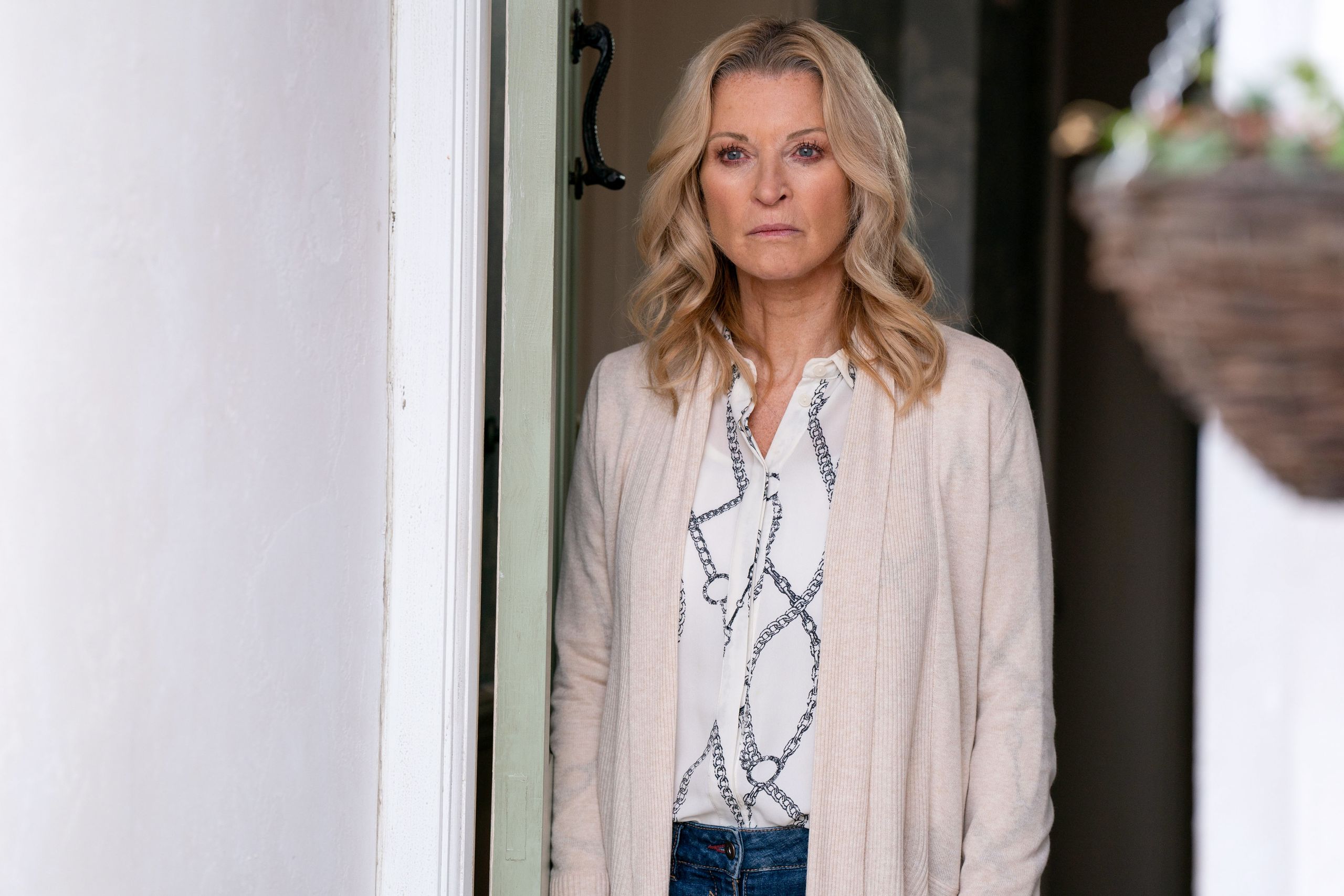 EastEnders fans in hysterics at drunk Kathy | What to Watch