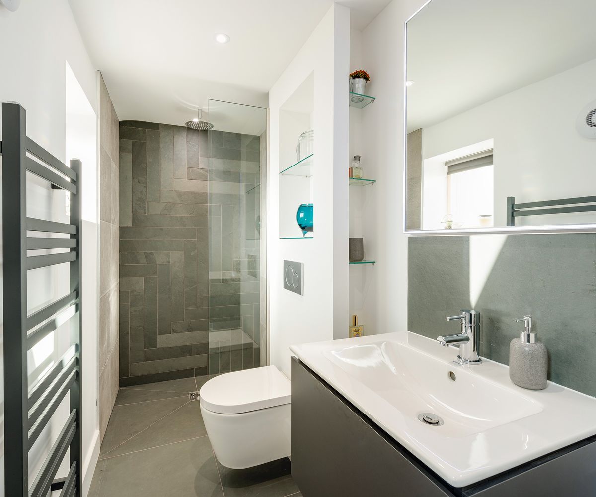 11 small downstairs bathroom ideas to transform your home | Homebuilding
