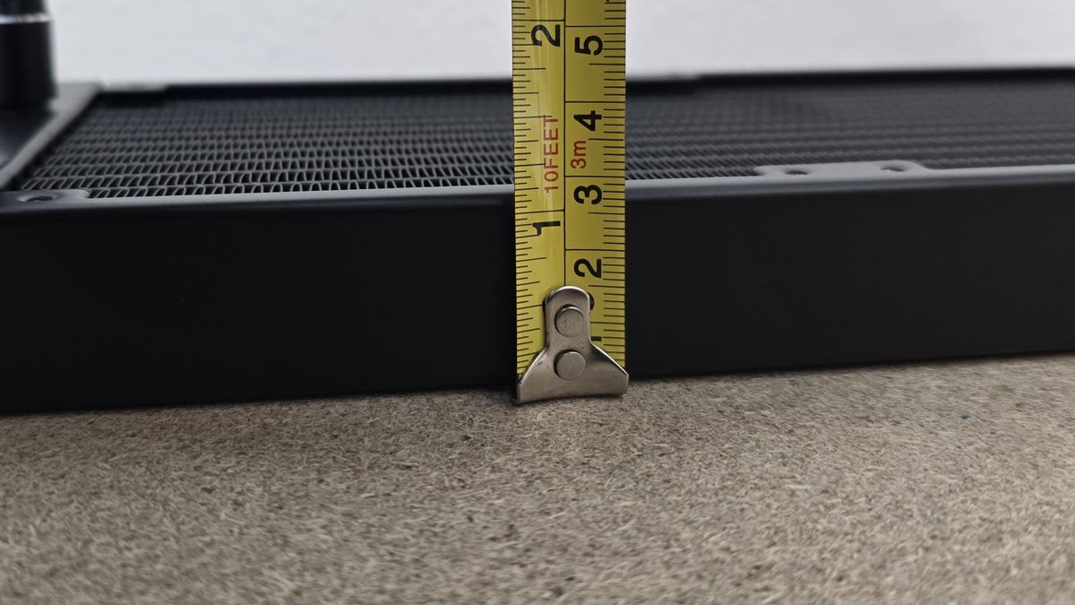 Iceberg Thermal IceFLOE Oasis 240 and 360 Review: Quiet cooling ...