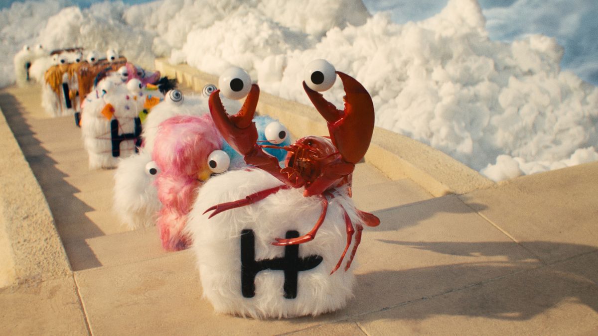 Whimsical new Hinge ad celebrates the deletion of the app | Creative Bloq