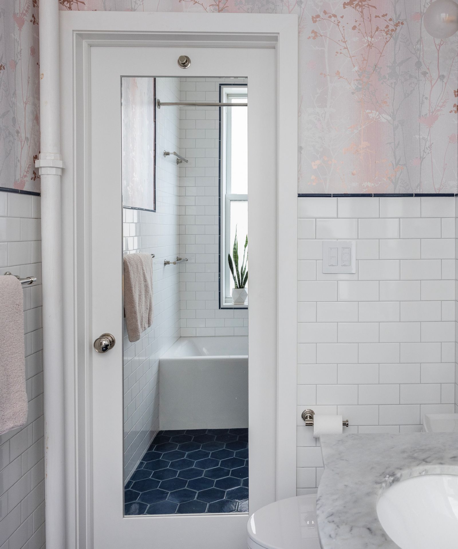 10 white small bathroom ideas that will perk up your space | Real Homes