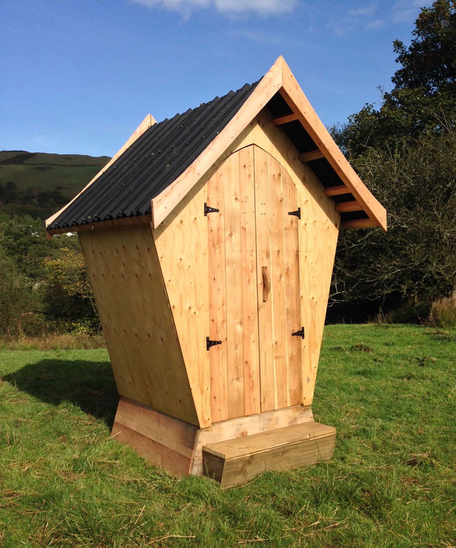 Outdoor toilet ideas: 11 looks, including composting designs | Gardeningetc