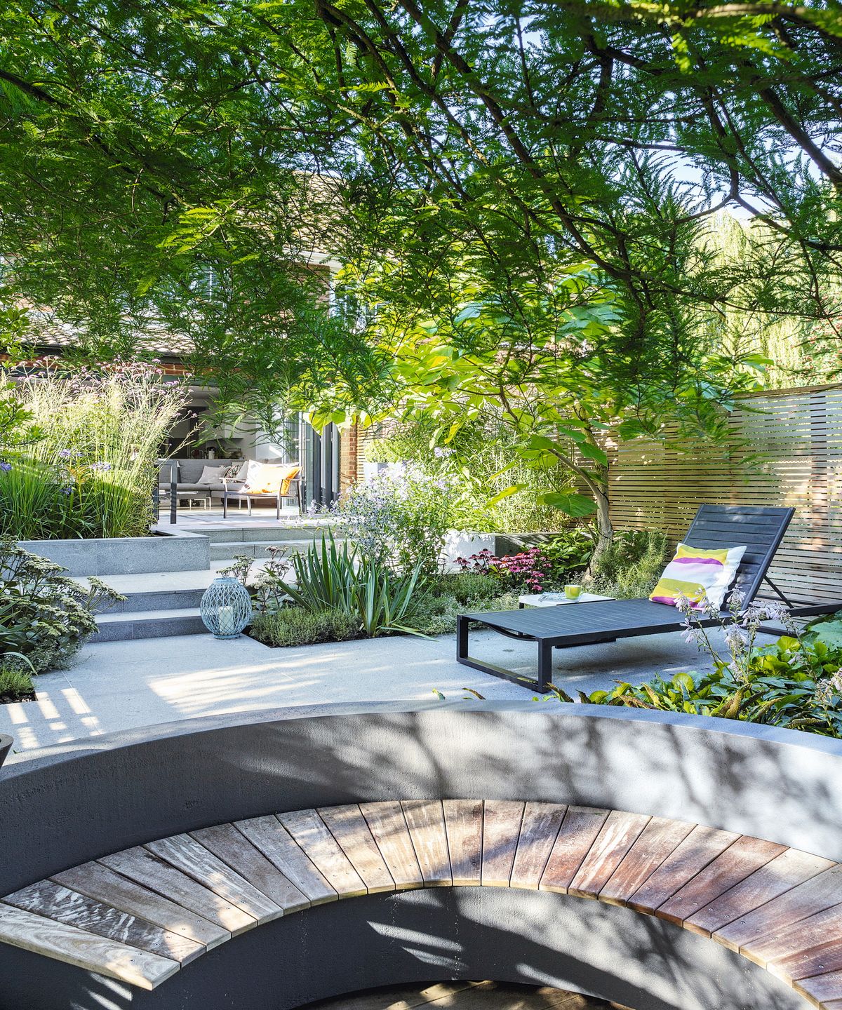 Long Garden Ideas: 16 Tips for Landscaping a Spacious Plot | Homebuilding