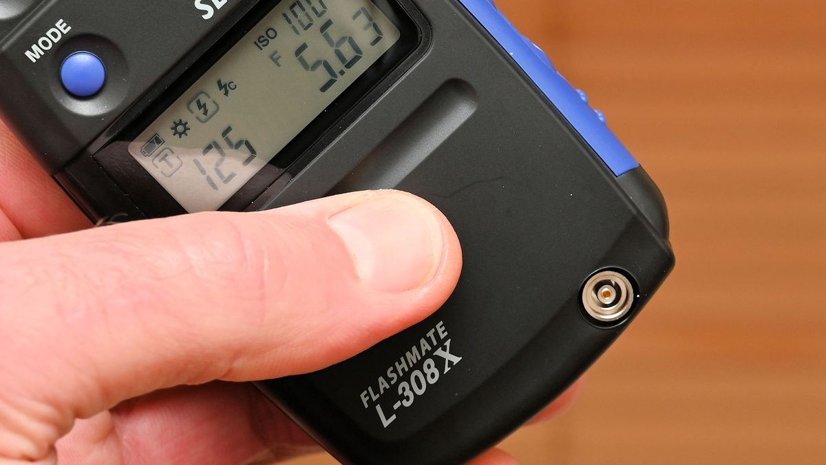 Sekonic Flashmate L-308X / L-308X-U review: the only light meter you’ll ...
