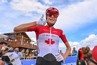 UCI MTB World Championships - Evie Richards outsprints Pauline Ferrand ...