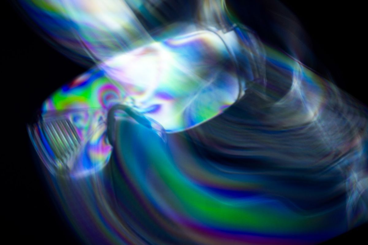 "Holographic" photos! Create striking, vibrant abstracts with creative ...