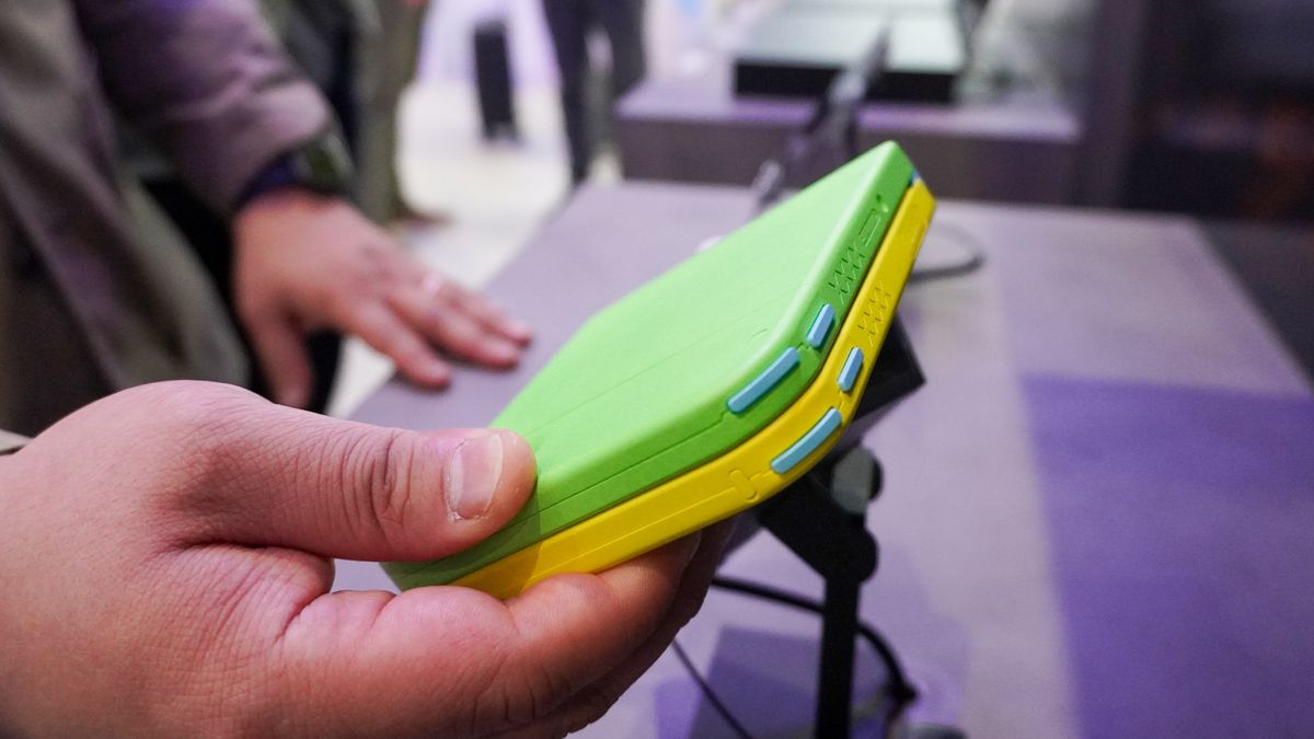 A foldable Nintendo Switch? This OLED handheld concept is everything I ...
