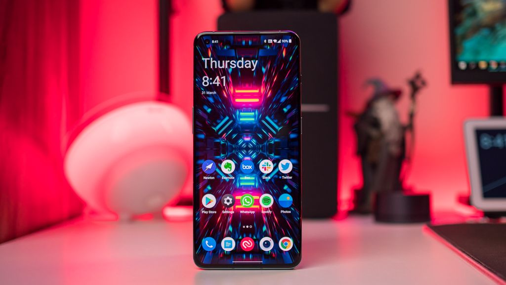 The OnePlus 10 Pro finally gets more RAM and storage in the US and ...