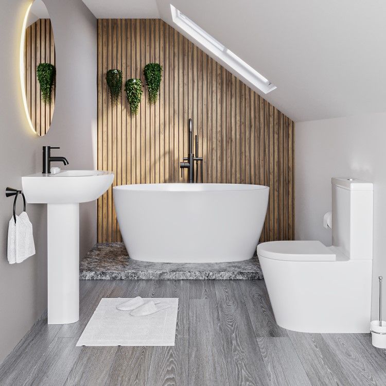 Expert advice on freestanding baths in a small bathroom | Homebuilding