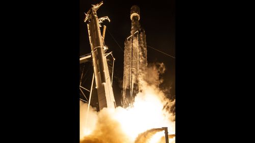 See Stunning Photos of SpaceX Falcon Heavy's First Night Launch | Space