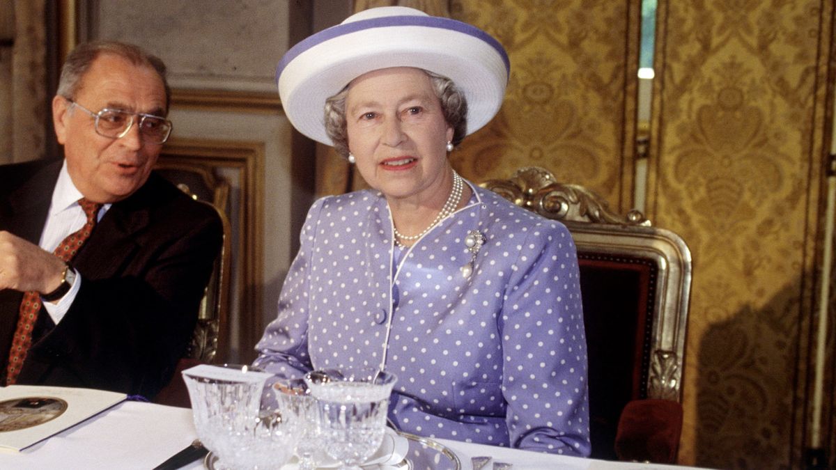 Queen Elizabeth's Two-Ingredient Lunch Supposedly Helped Her Stay Young ...