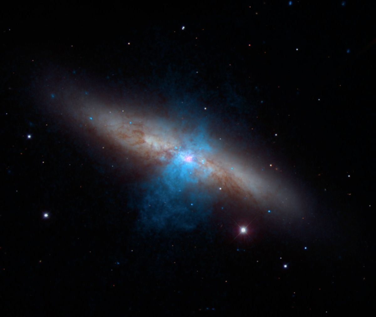 : Strange Pulsing Star May Be Powerhouse Behind Super-bright Signal | Space