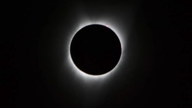 Watch live! The total solar eclipse has begun over North America ...