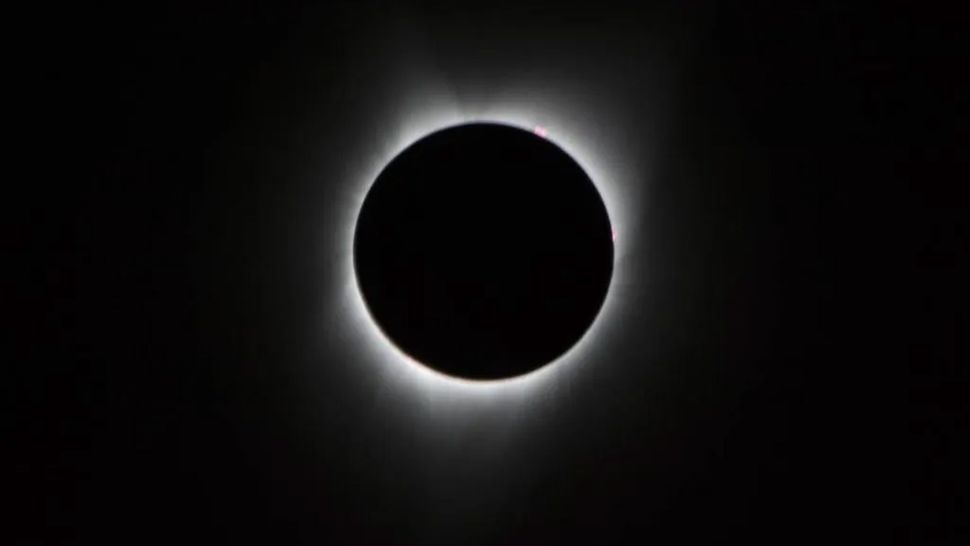 Watch live! The total solar eclipse has begun over North America ...