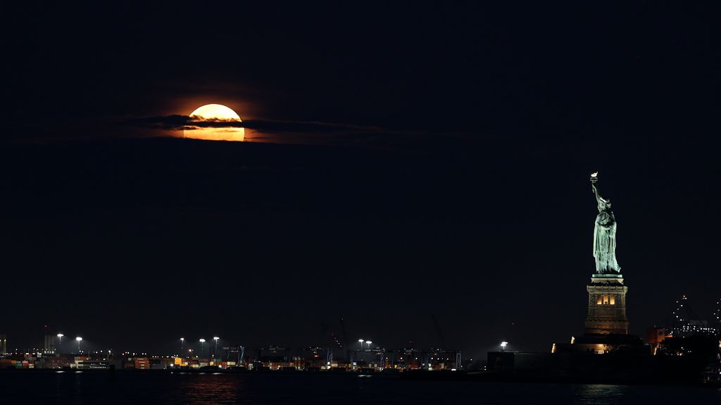 Full Buck Moon, 1st supermoon of the year, thrills skywatchers (photos ...