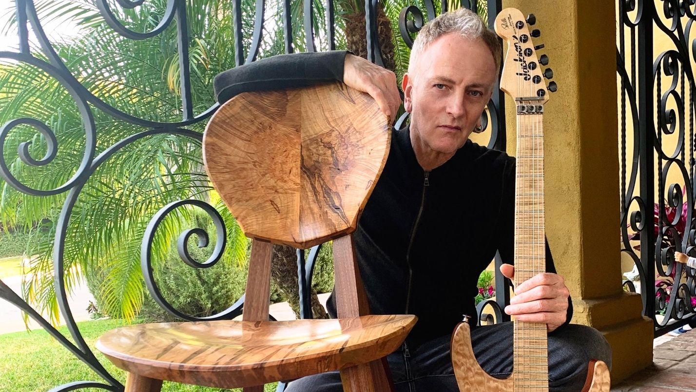 No Fa-fa-fa-foolin’: Phil Collen endorses ergonomic chair that promises ...