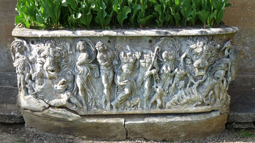 Marble flowerpot revealed as £300,000 Roman coffin | The Week