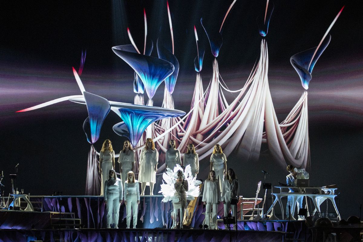 Björk to release photography book of her epic 4-year tour with photos ...