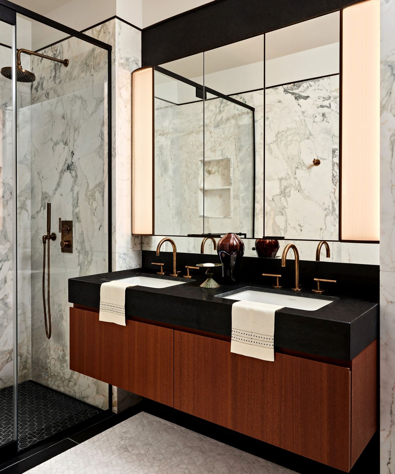 How to mix metals: expert tips for combining finishes perfectly | Homes ...