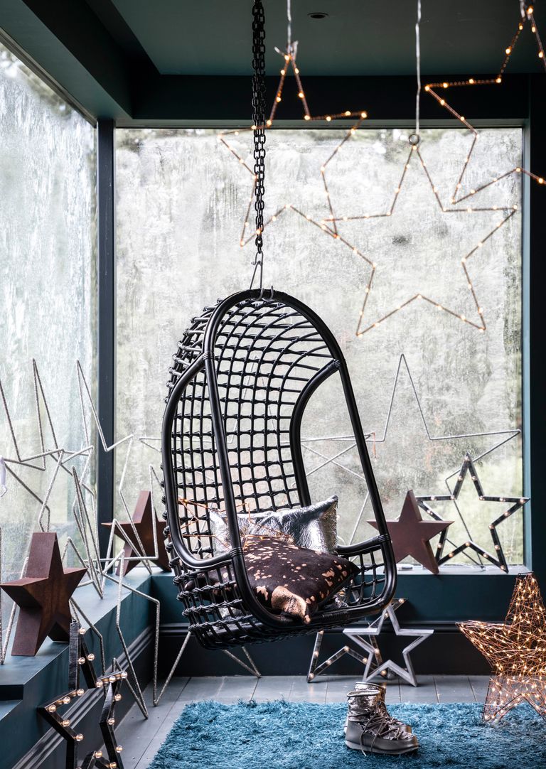 Christmas window lighting ideas | Livingetc