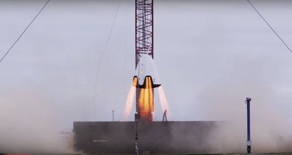 SpaceX's Dragon Spaceship Aces Rocket-Powered Hover Test (Video) | Space