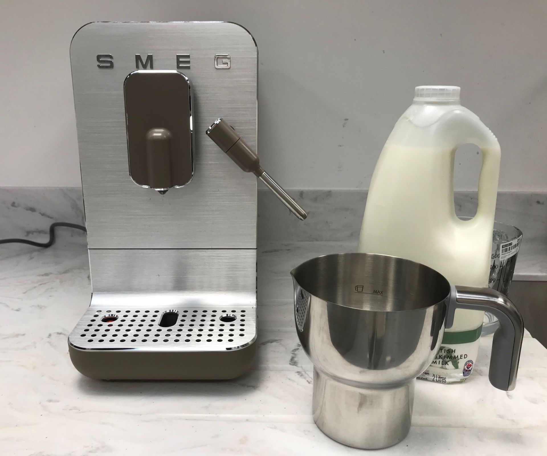 How to make a latte at home with expert tips from baristas | Homes and ...