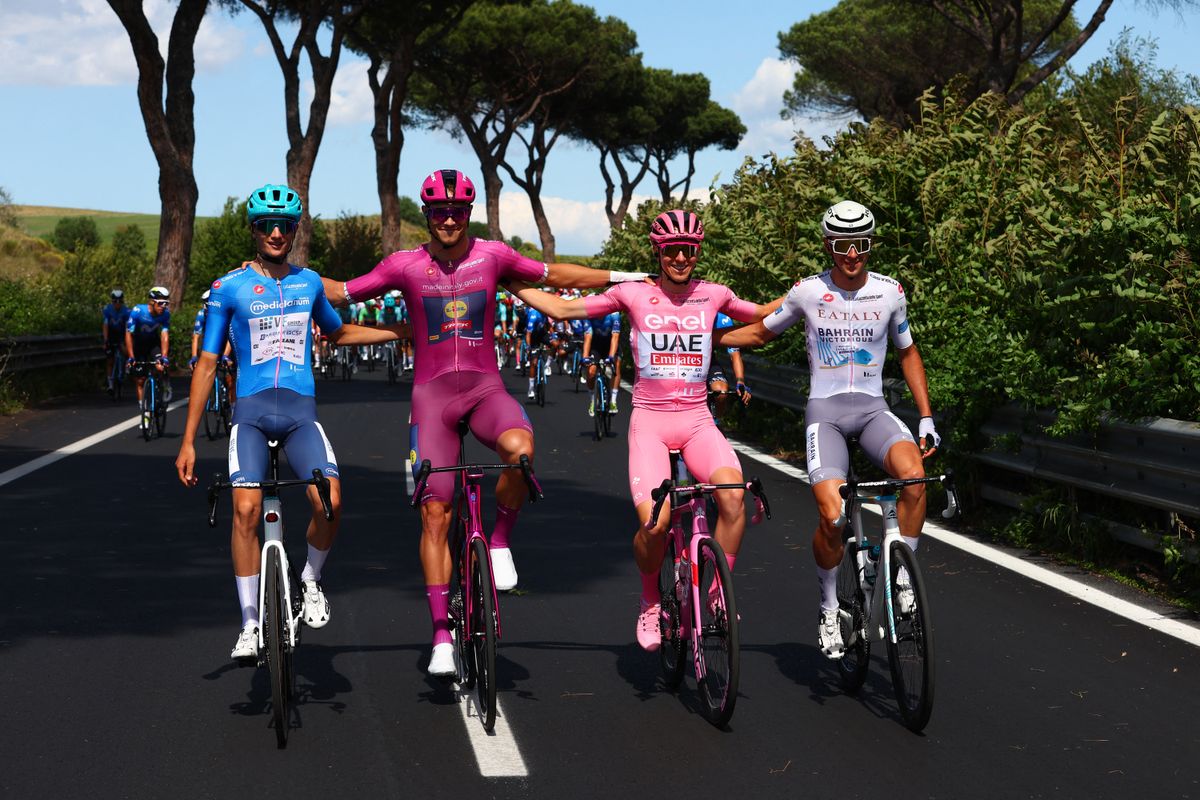 What do all the Giro d'Italia jerseys mean? Pink, purple, blue and ...