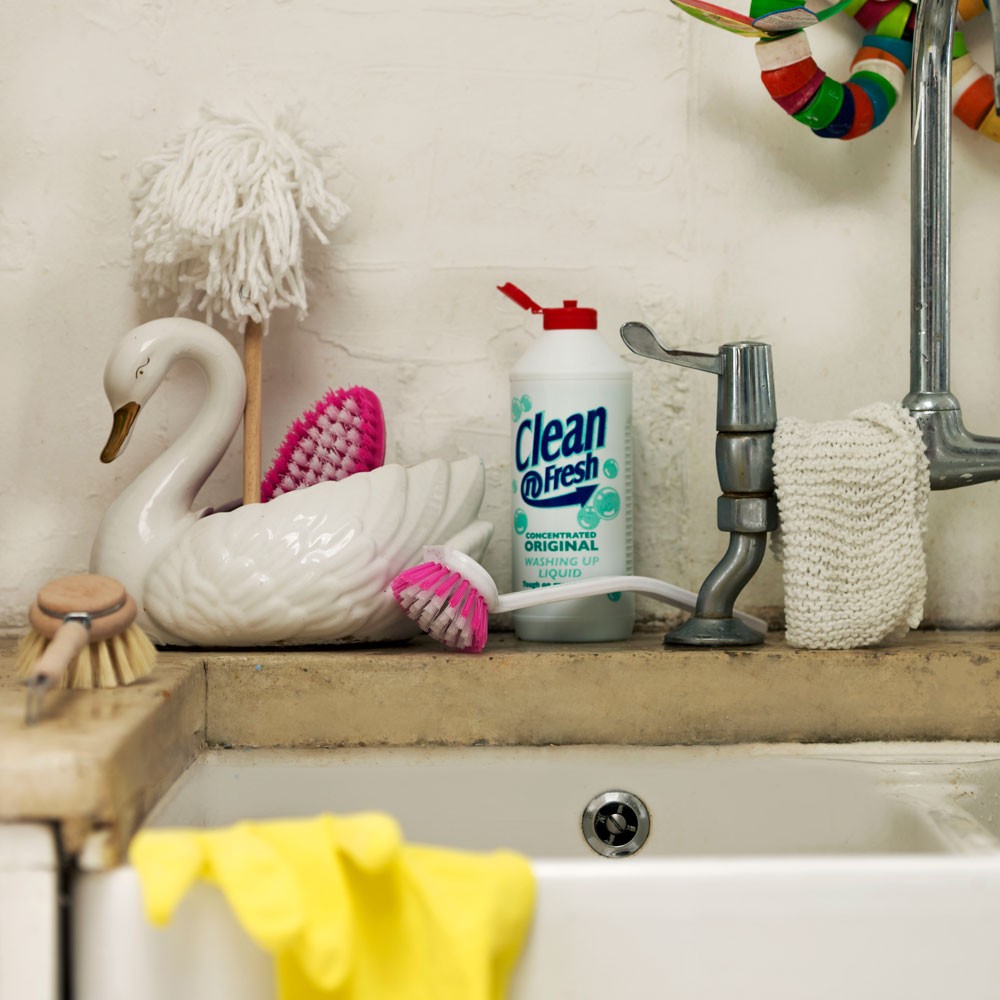43 easy cleaning jobs to do this month - for every room of the house ...