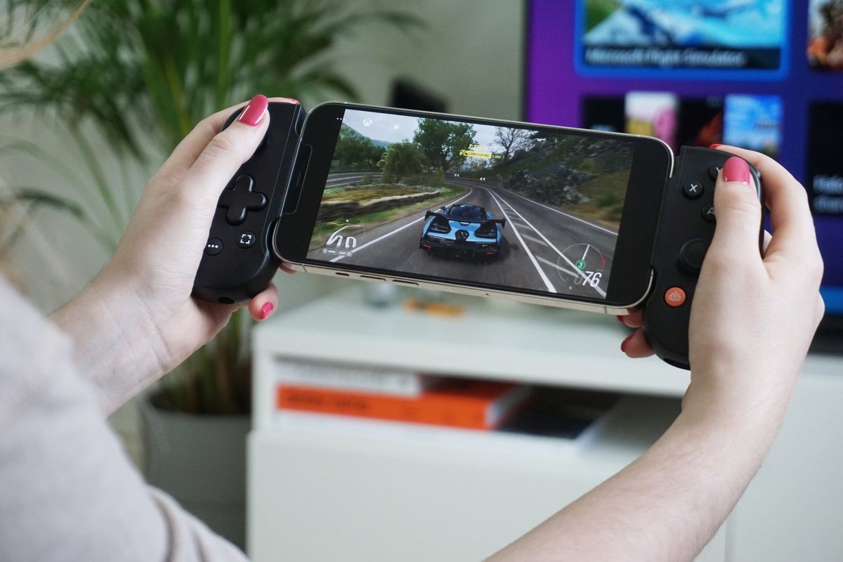 Backbone One review: The best iPhone controller for Xbox Cloud Gaming ...